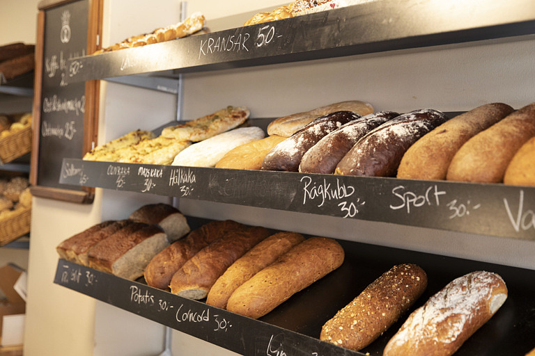 På Köpmansgatan mitt i det centrala Falkenberg ligger det lilla ...