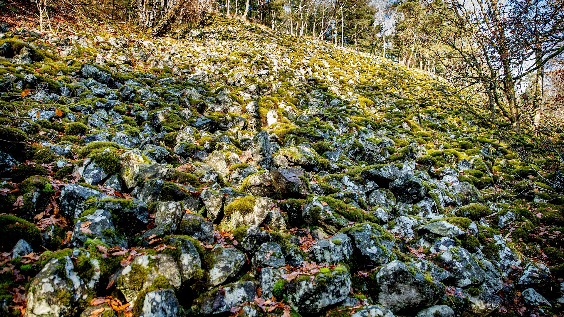 Granatgruvan stenar i sluttning